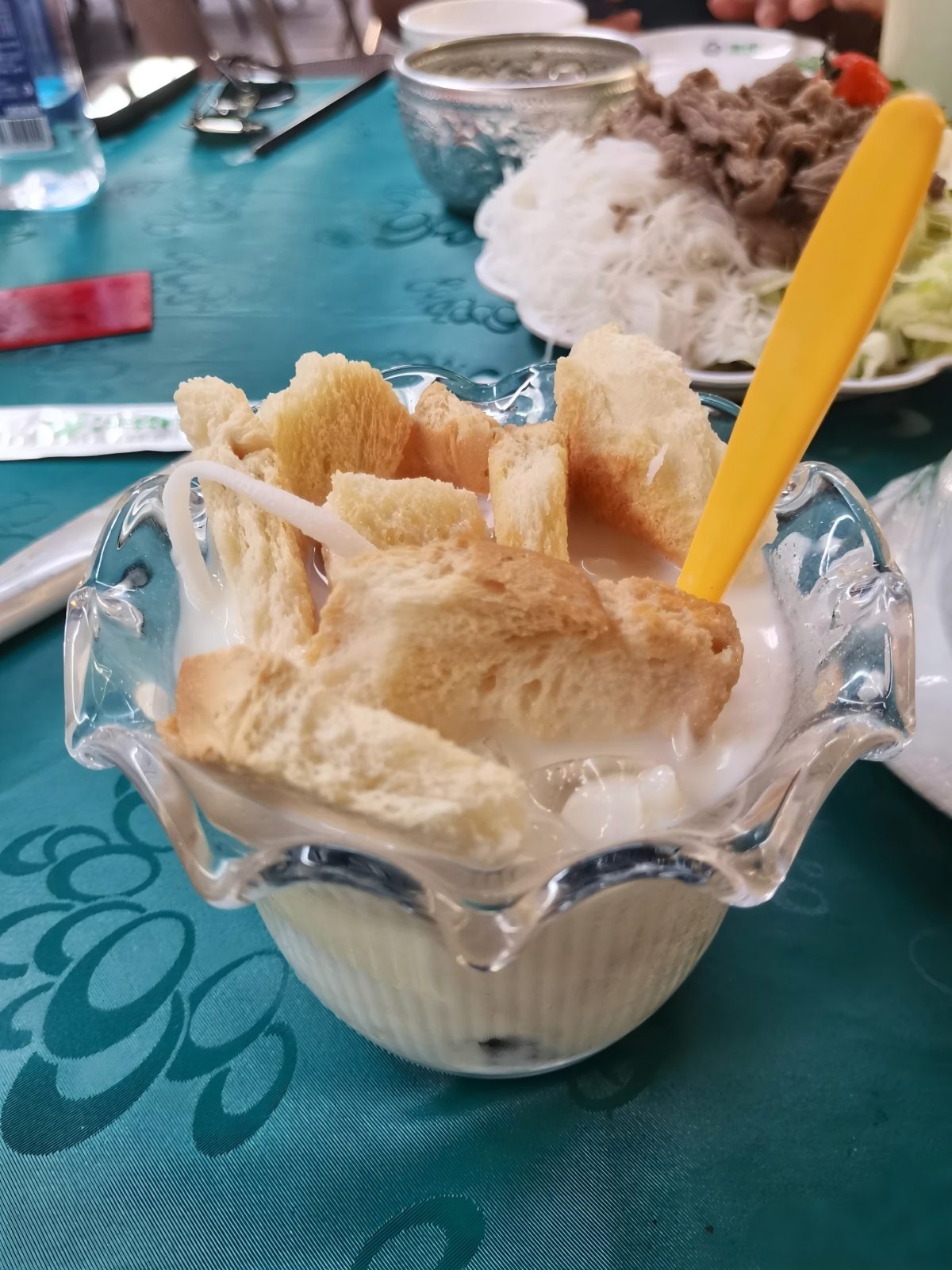 Mangshi: A Sun-Drenched Afternoon I Never Wanted to Leave - 奥色密色